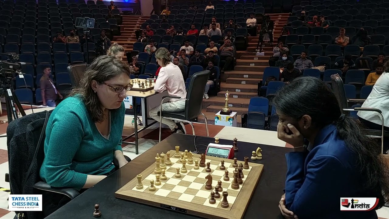 GM Nana Dzagnidze vs IM Vaishali R | Tata Steel India 2022 Women Blitz