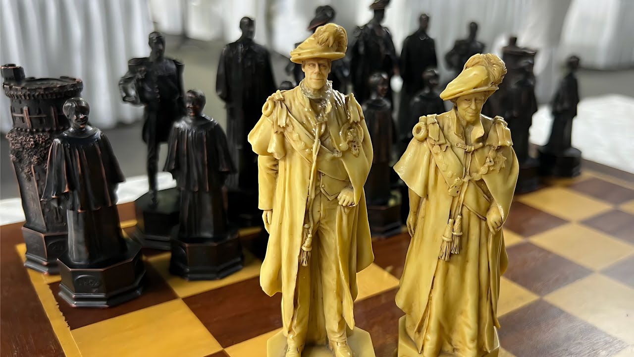 The unique chess set from the British empire | Queen Elizabeth II and ...