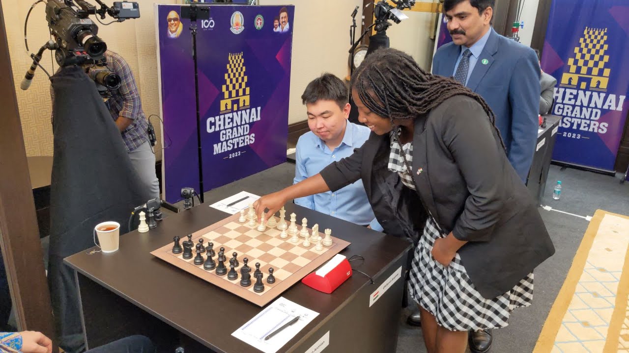 Samantha Jackson makes the first move of Chennai Grand Masters 2023