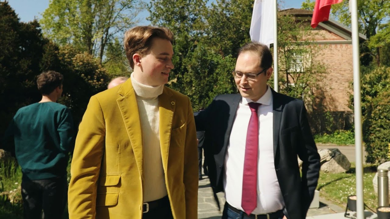 The beautiful relationship of Peter Leko and Vincent Keymer!